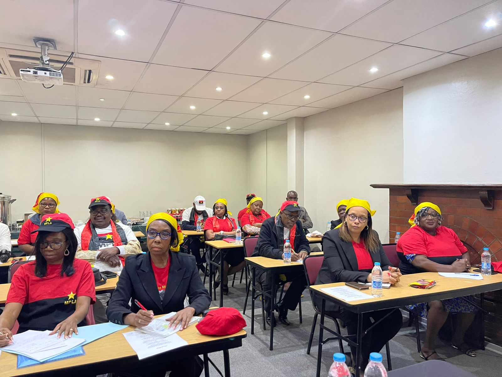 Delegação do MPLA Avalia Estruturas e Mobiliza Militância na África do ...