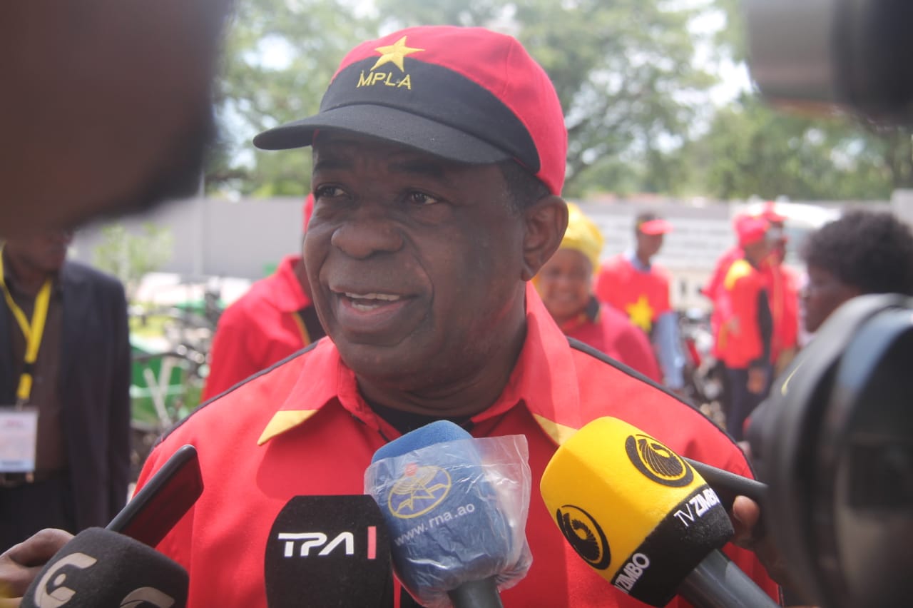 MPLA EXALTA HERÓIS ANGOLANOS - MPLA