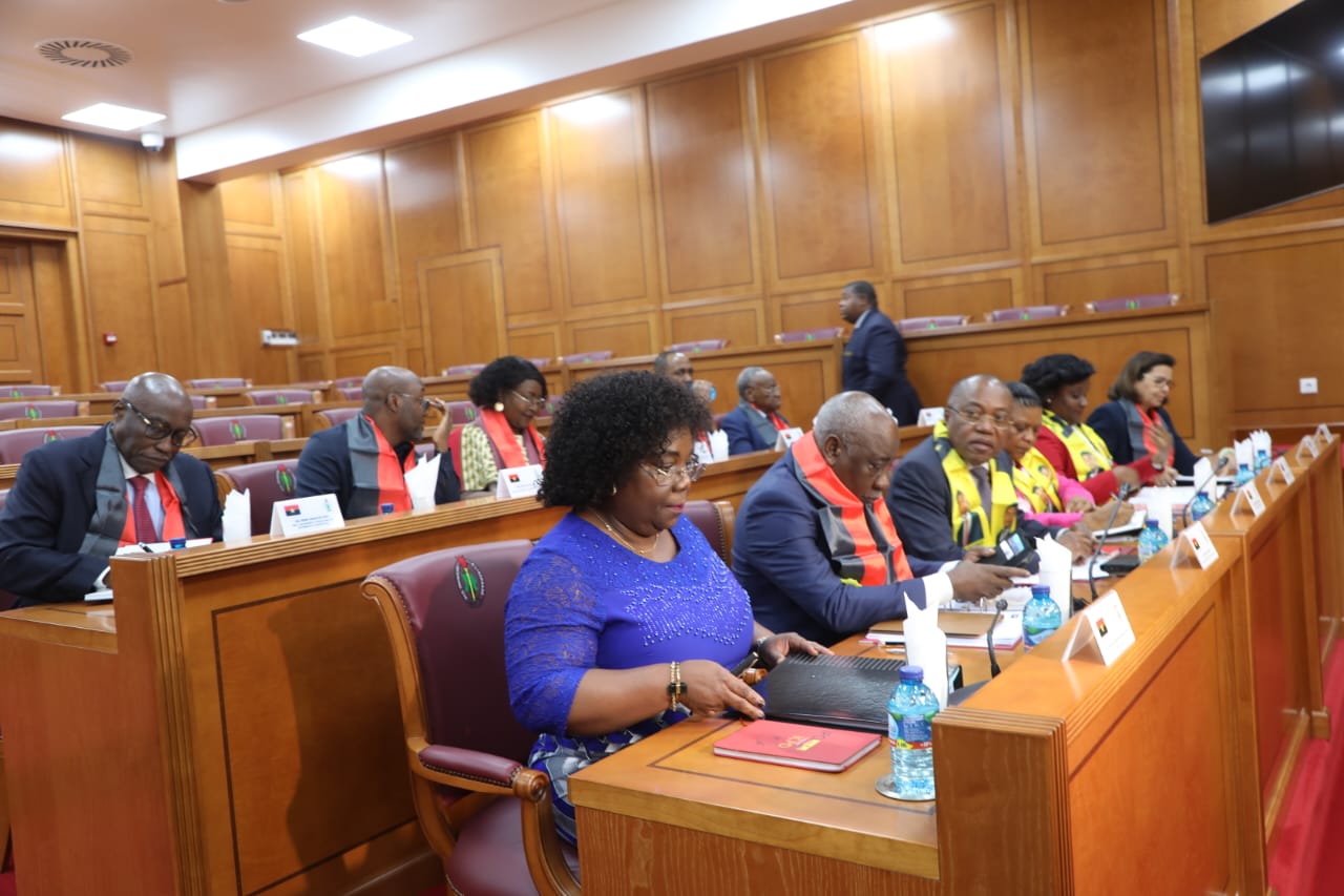 MPLA ANUNCIA CONGRESSO EXTRAORDINÁRIO EM DEZEMBRO DO PRESENTE ANO - MPLA
